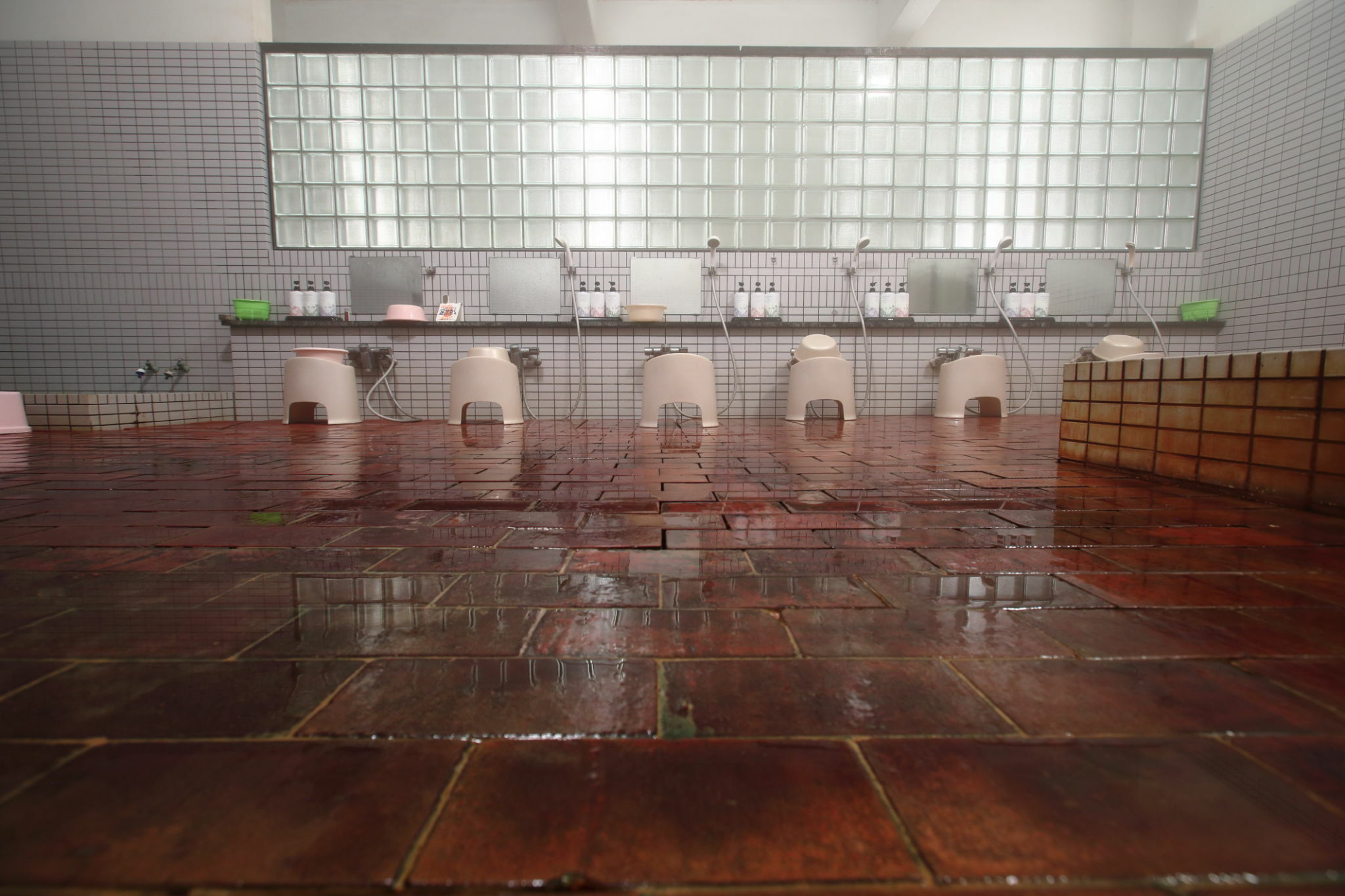 Onsen Etiquette - 20 Rules & Manners You Should Know