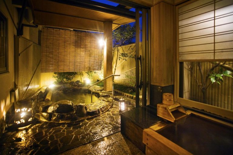 12 Magníficos Ryokans En Japón Con Onsen Privado [2024]