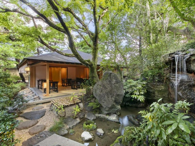 Les 12 meilleurs ryokans traditionnels de Kyoto avec onsen privé [2025]