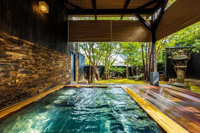 The 9 Most Beautiful Traditional Ryokans in Kurokawa Onsen Town